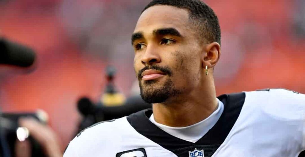Jalen Hurts Net Worth, Age, Family, Girlfriend, Biography, and More